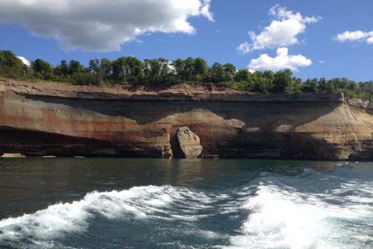 21 Best Things To Do In Pictured Rocks (2025) - Wandering Michigan ...